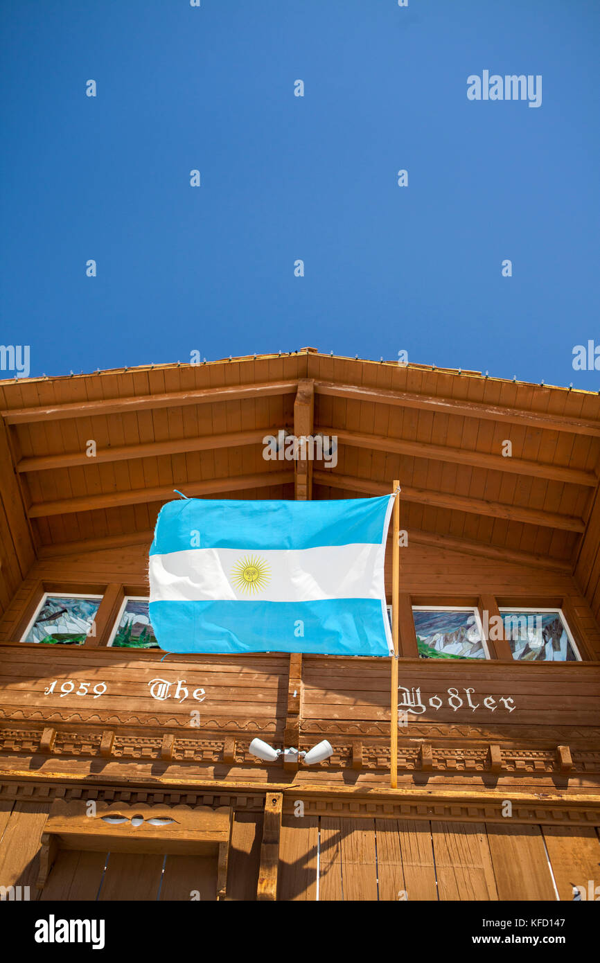 USA, California, Mammoth, outside the lodge at Mammoth Ski Resort Stock ...