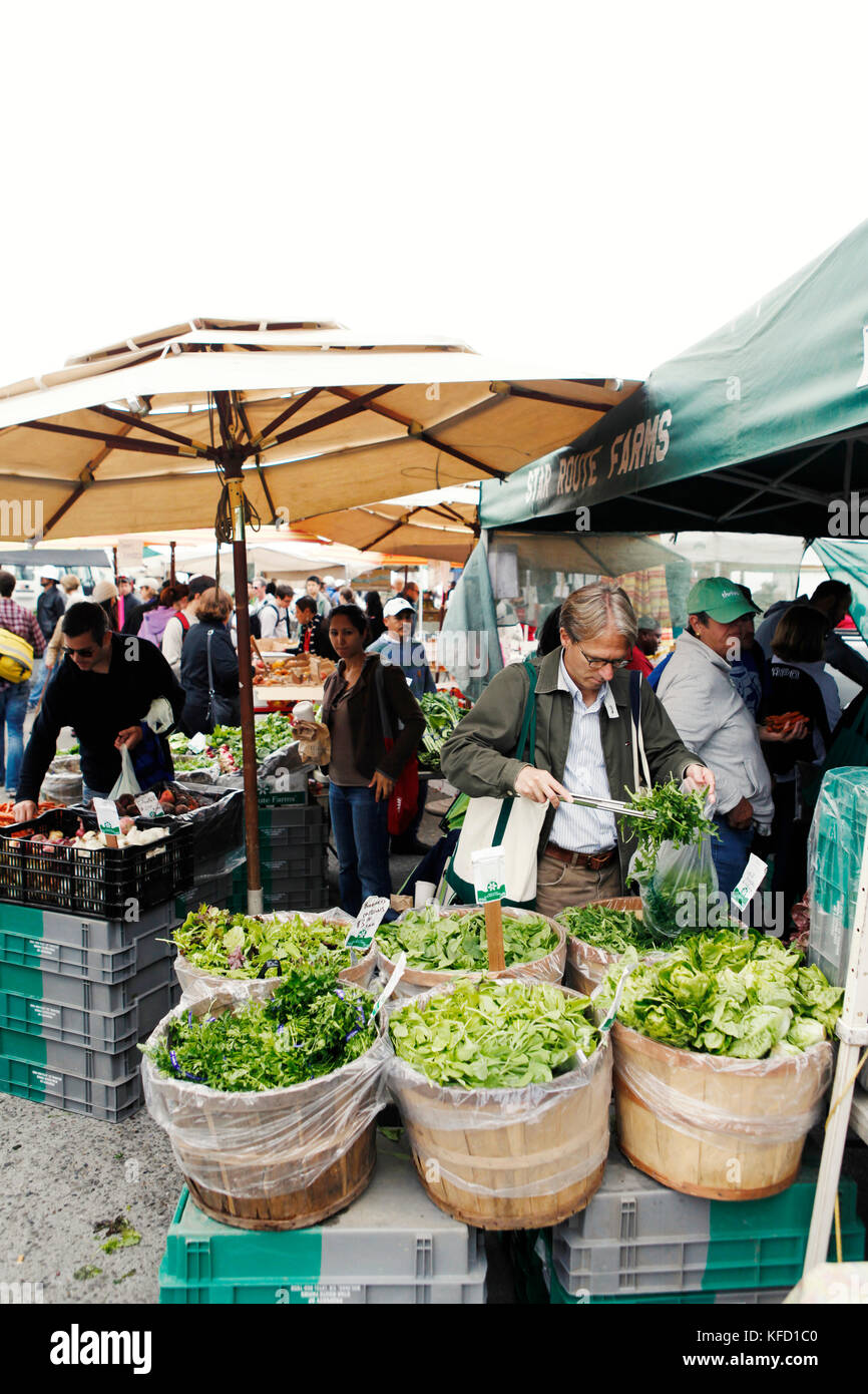 USA, California, San Francisco, the Embarcadero, produce for sale at ...