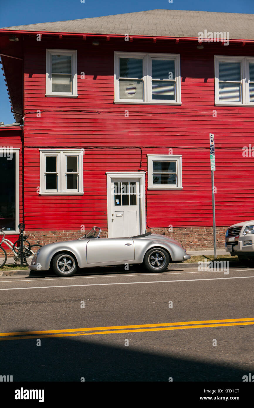 Road markings exterior of a building hi-res stock photography and ...
