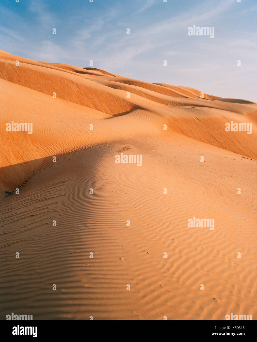 Oman sand hi-res stock photography and images - Alamy