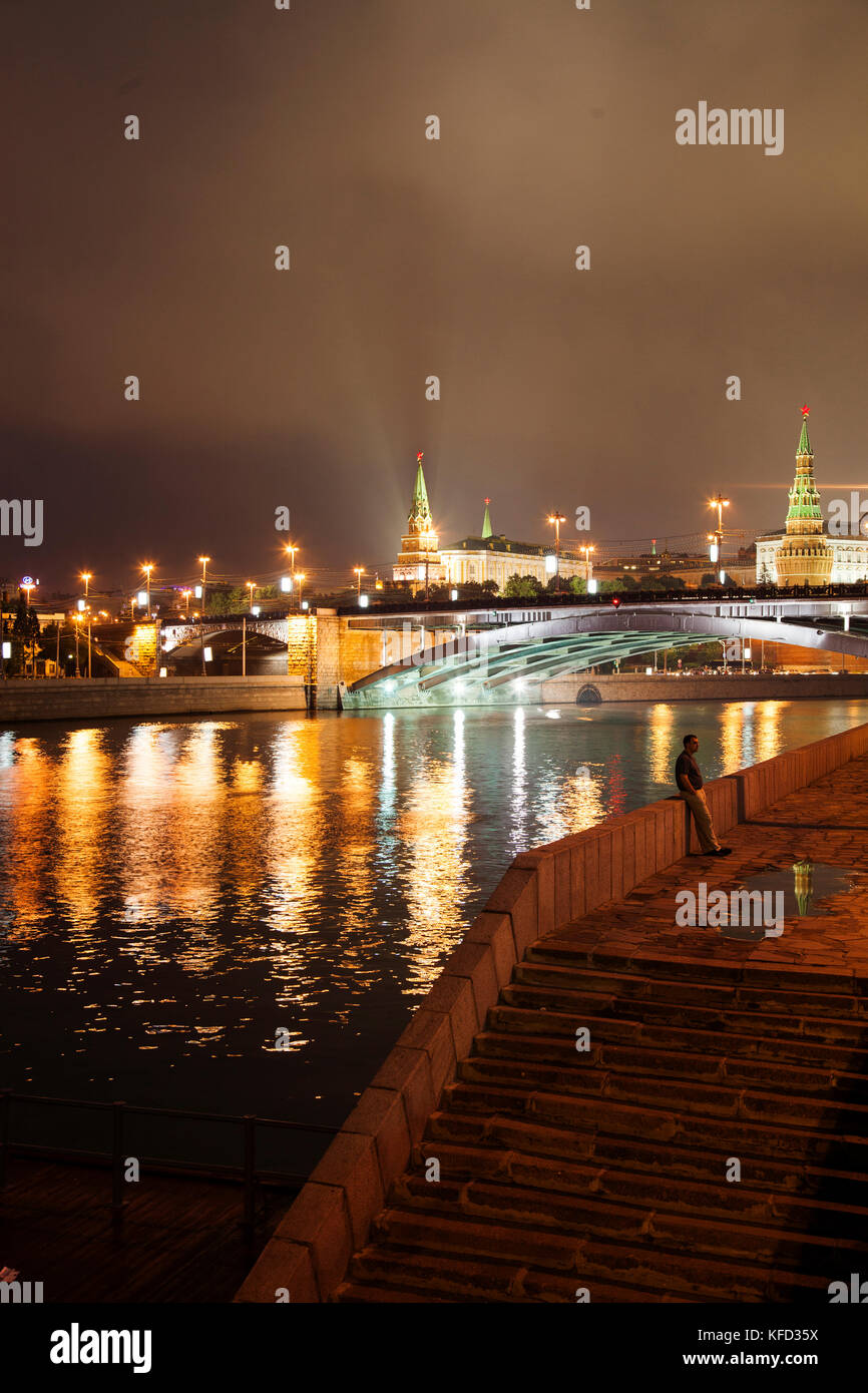 RUSSIA, Moscow. A view of Mosow River at night Stock Photo - Alamy