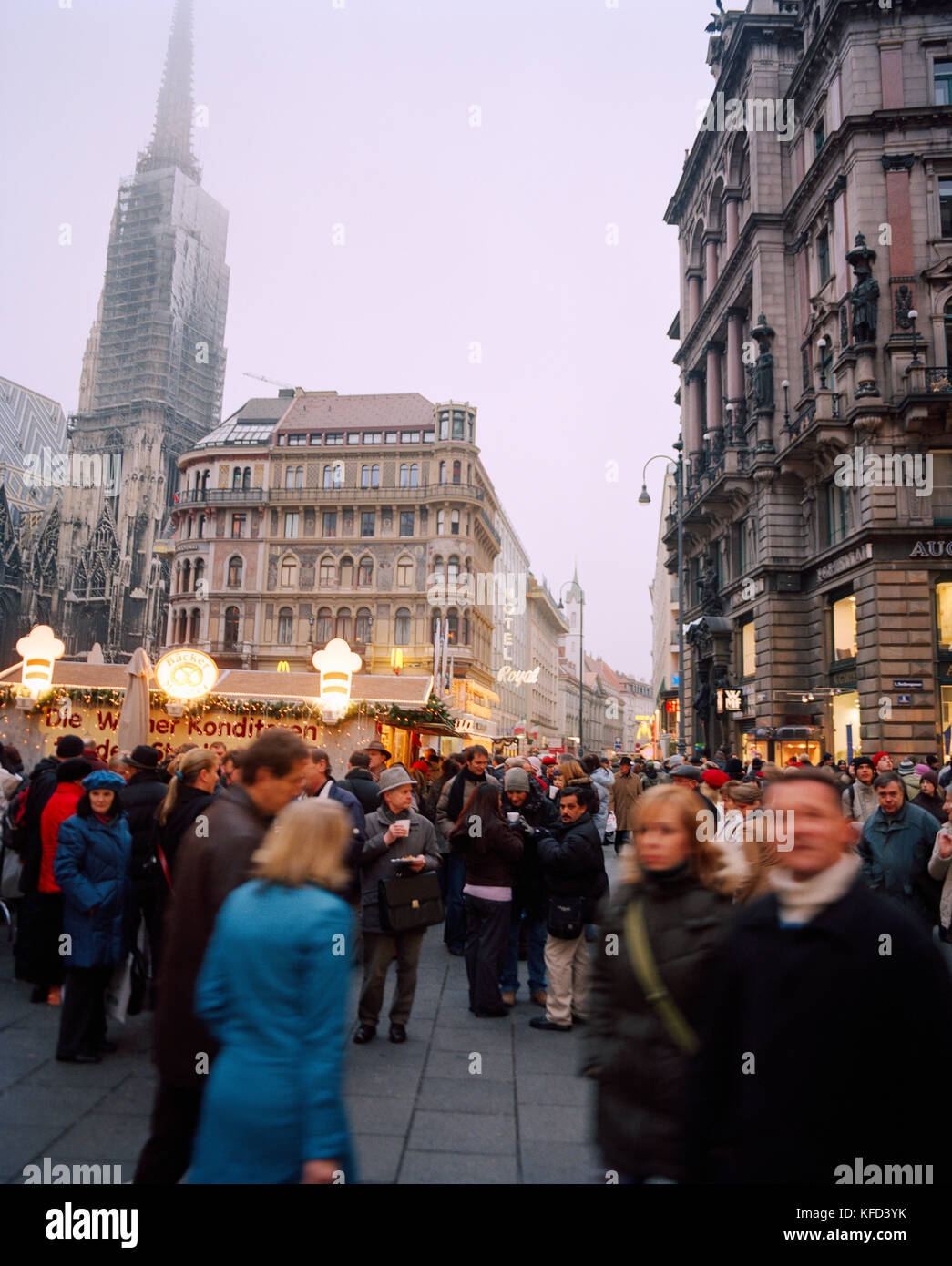 AUSTRIA, Vienna, Grabren Street, crowd of people celebrating Christmas ...