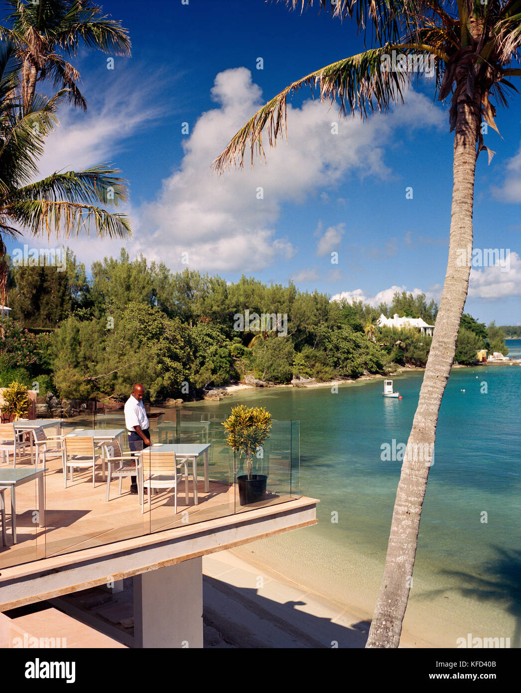 Waiter getting table ready hi-res stock photography and images - Alamy