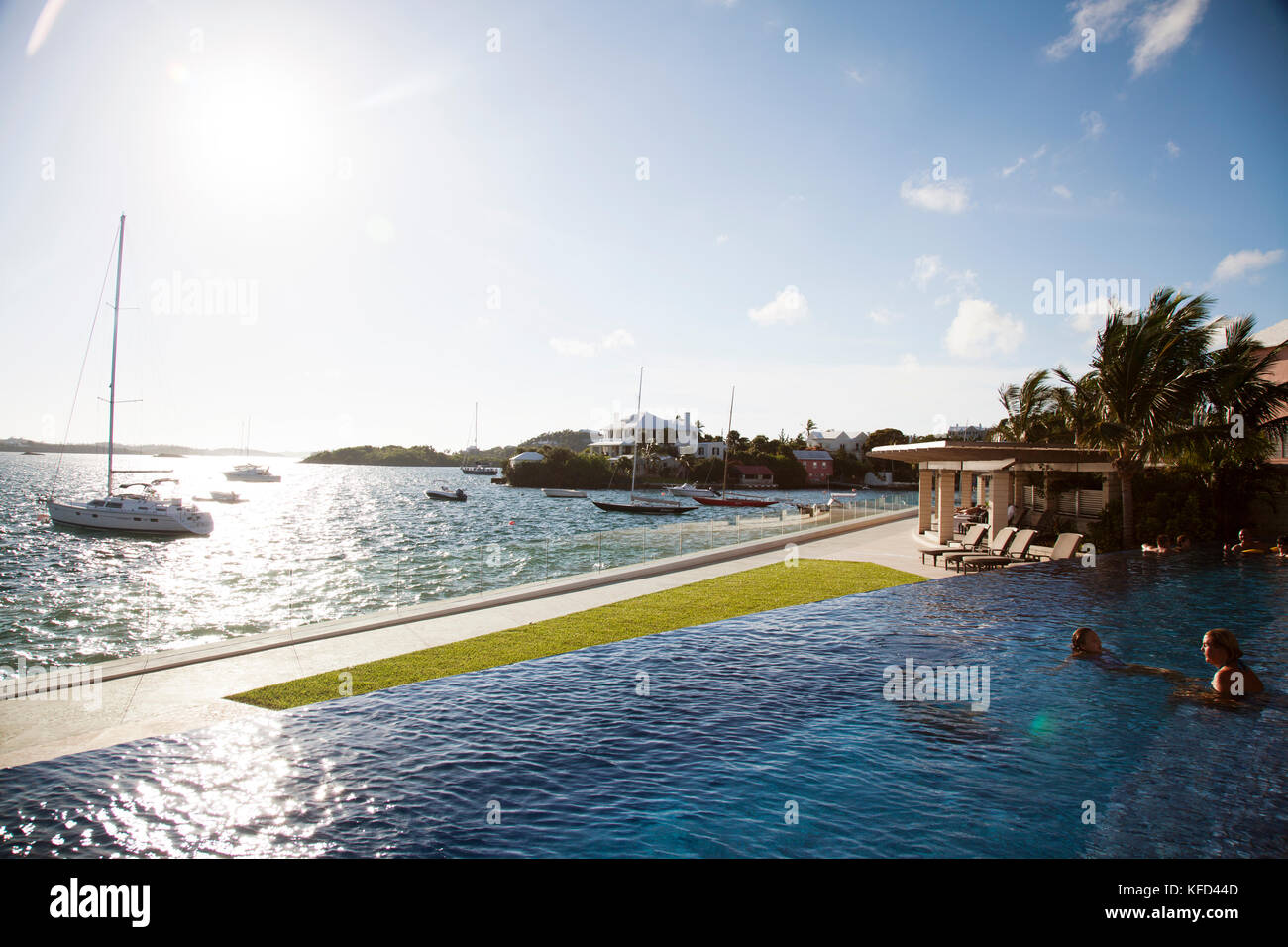 BERMUDA. The Infinity Pool at the Hamilton Princess & Beach Club Hotel ...