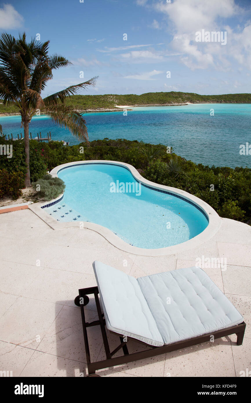 Water fowl house hi-res stock photography and images - Alamy