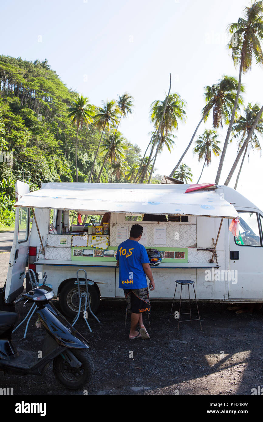 Papenoo beach, tahiti hi-res stock photography and images - Alamy