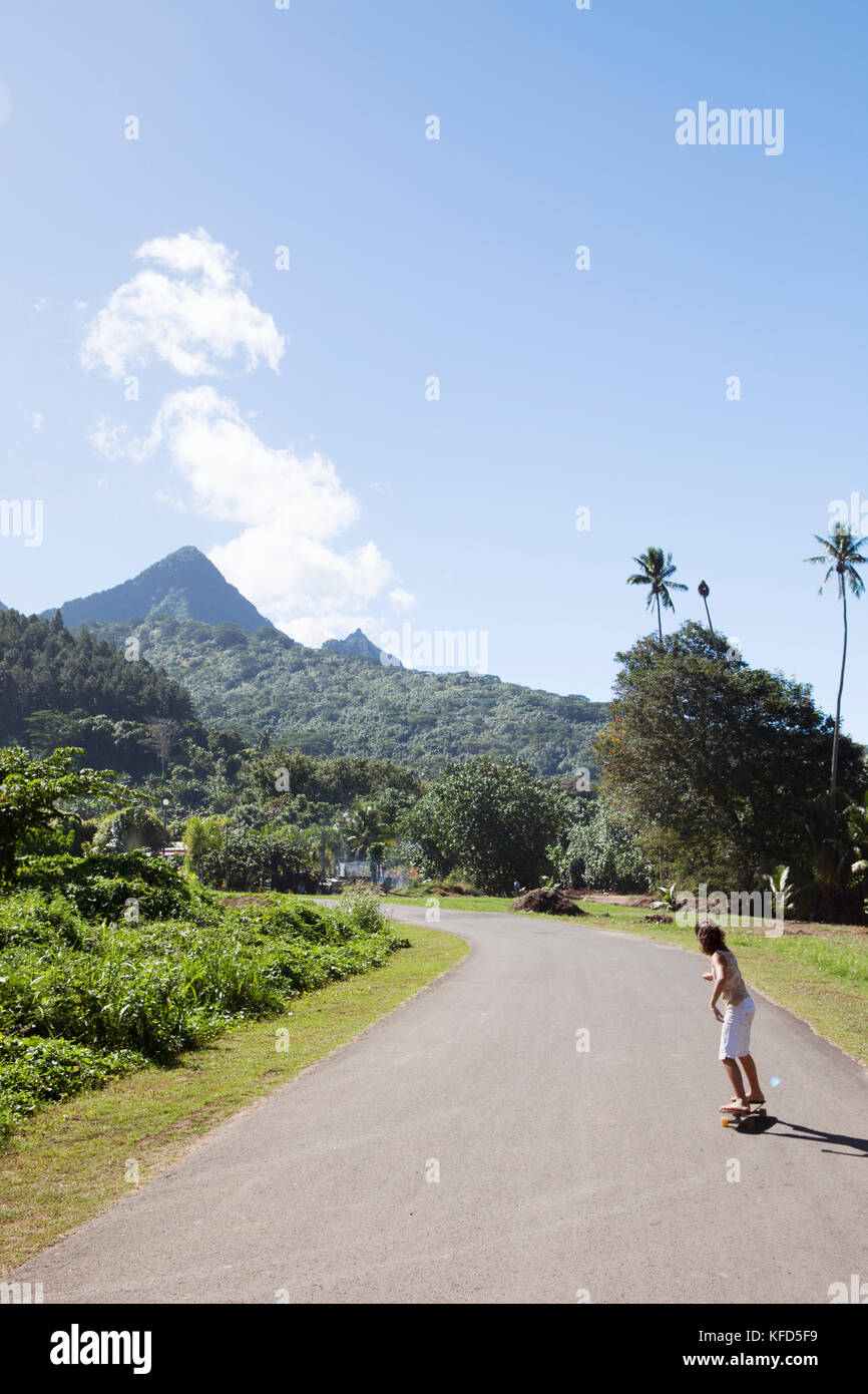 Child polynesia hi-res stock photography and images - Alamy