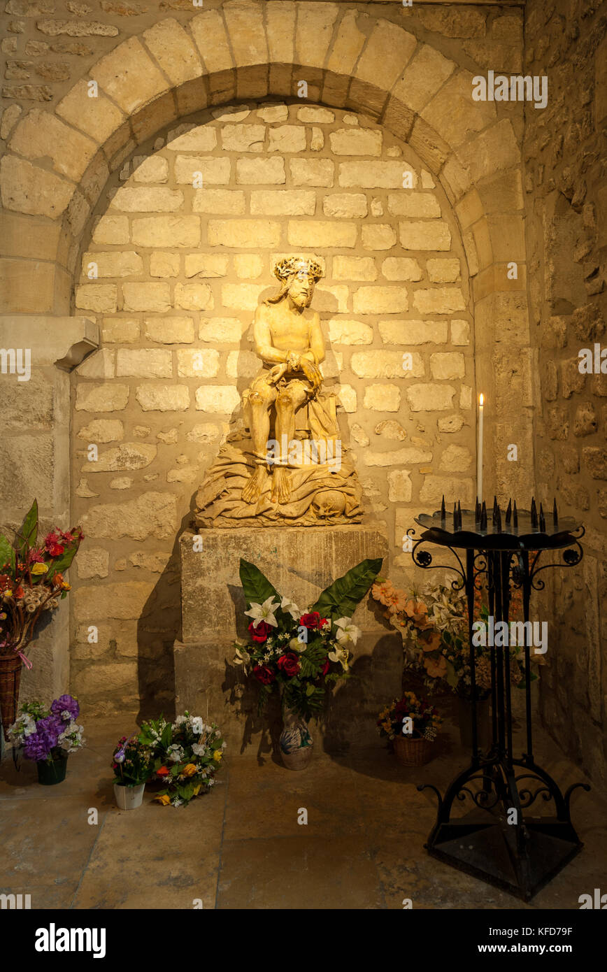 Church interior small altar sculpture hi-res stock photography and ...