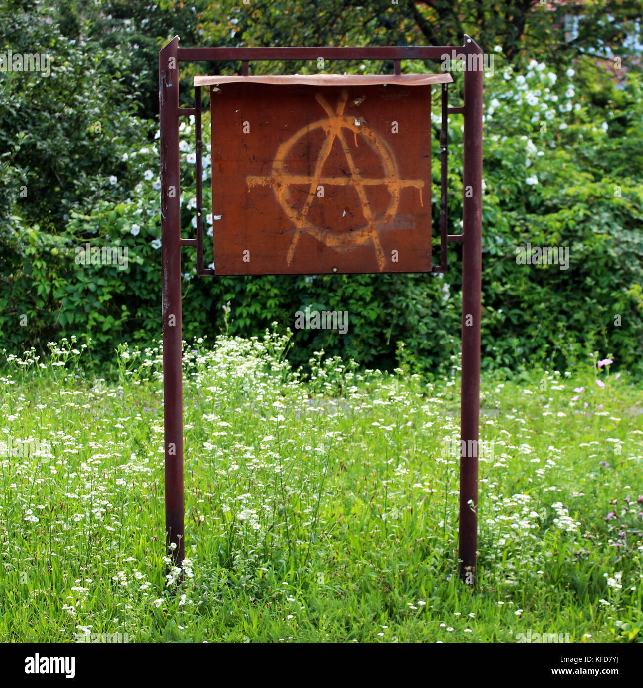 Metal notice board hi-res stock photography and images - Alamy