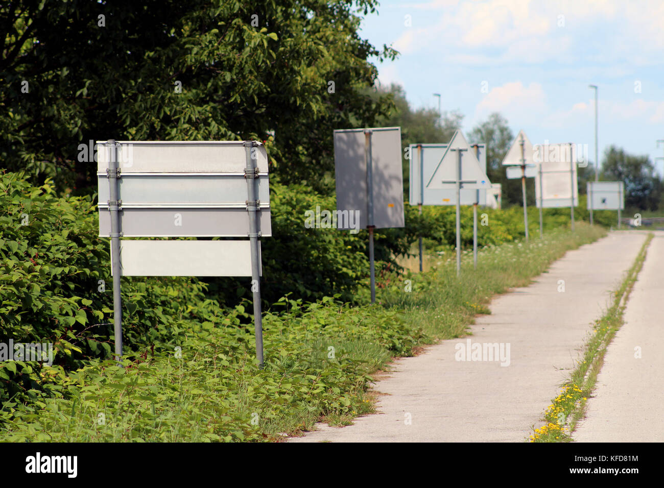 Multiple Road Signs Stock Photos & Multiple Road Signs Stock Images - Alamy