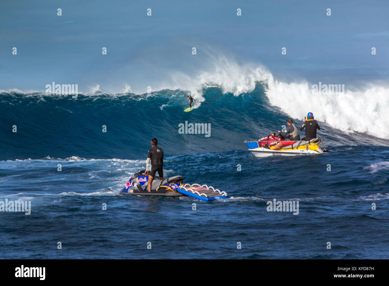 Jaws speedboat hi-res stock photography and images - Alamy