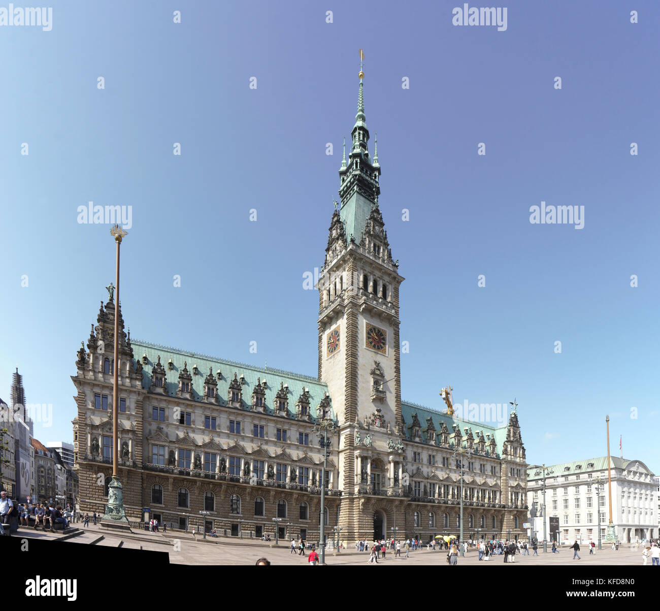 Hamburg deutschland rathaus platz hi-res stock photography and images ...