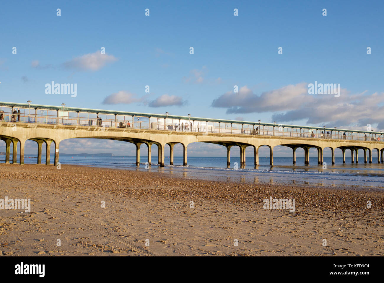 Sea on boscombe beach hi-res stock photography and images - Alamy