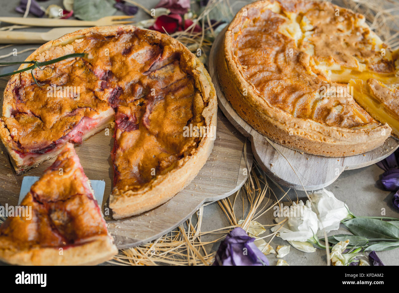 pie with a slice top view Stock Photo - Alamy