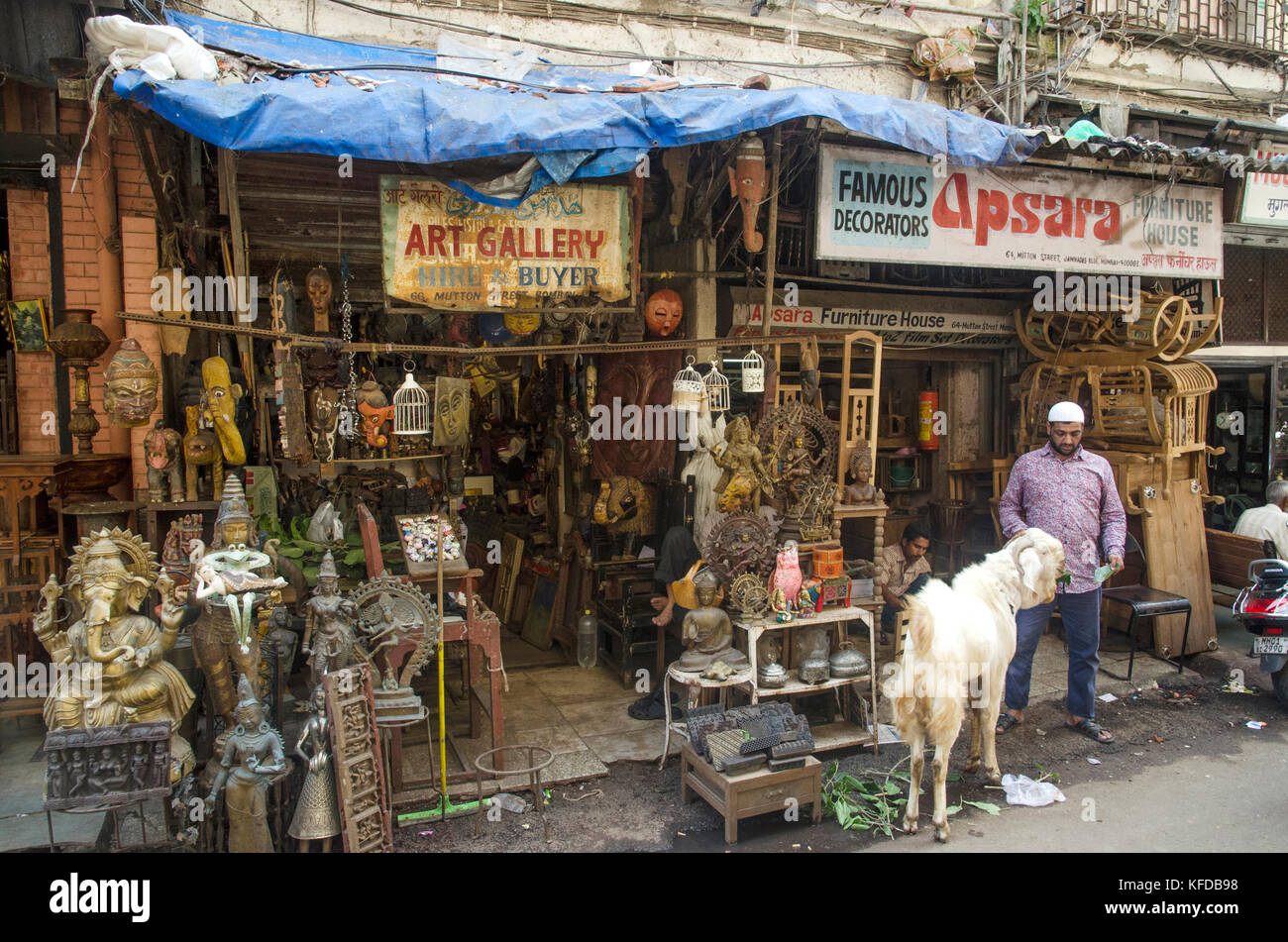 Goods on display at Chor bazaar, Mumbai, India Stock Photo - Alamy