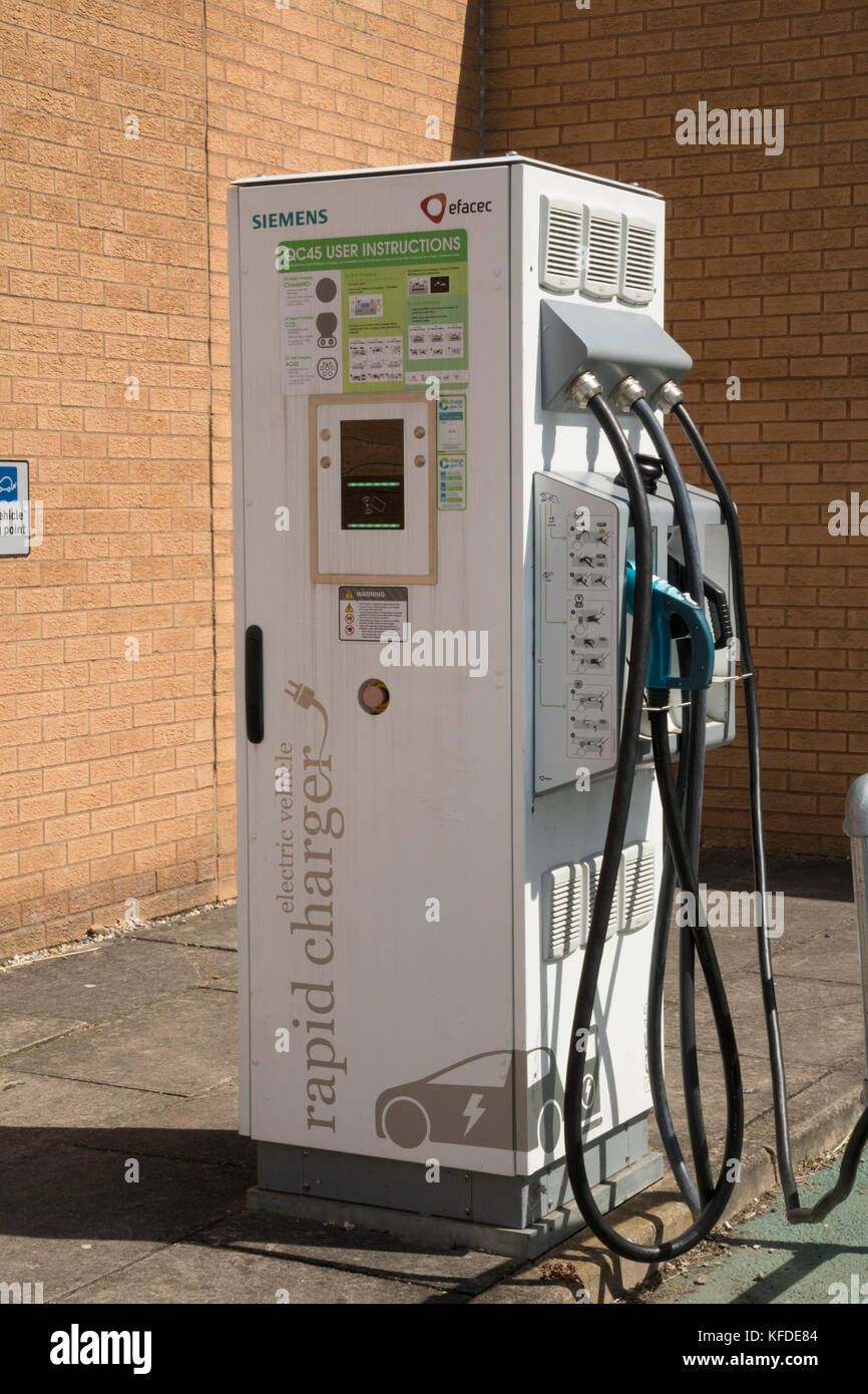 Battery charger point hi-res stock photography and images - Alamy