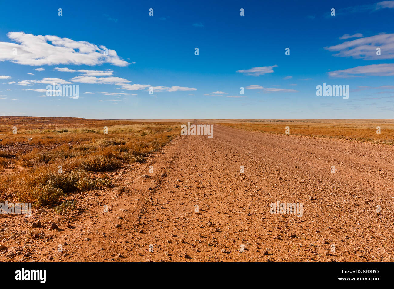 Oodnadatta track hi-res stock photography and images - Alamy