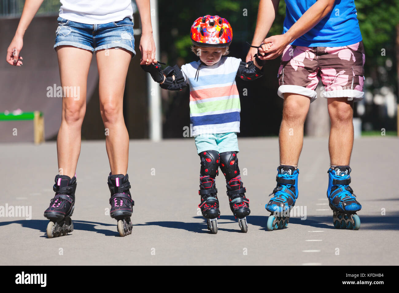 Inline skating family hi-res stock photography and images - Alamy