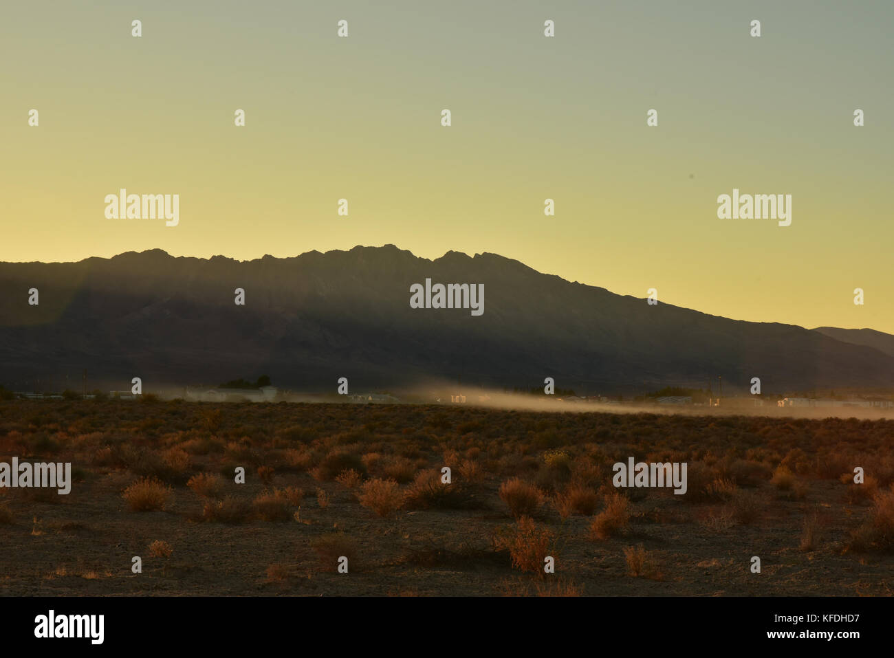 Mojave desert dusk landscape Stock Photo - Alamy