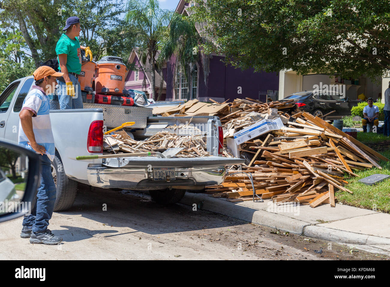 Cleanup begins in Houston after hurricane Harvey and heavy floods ...