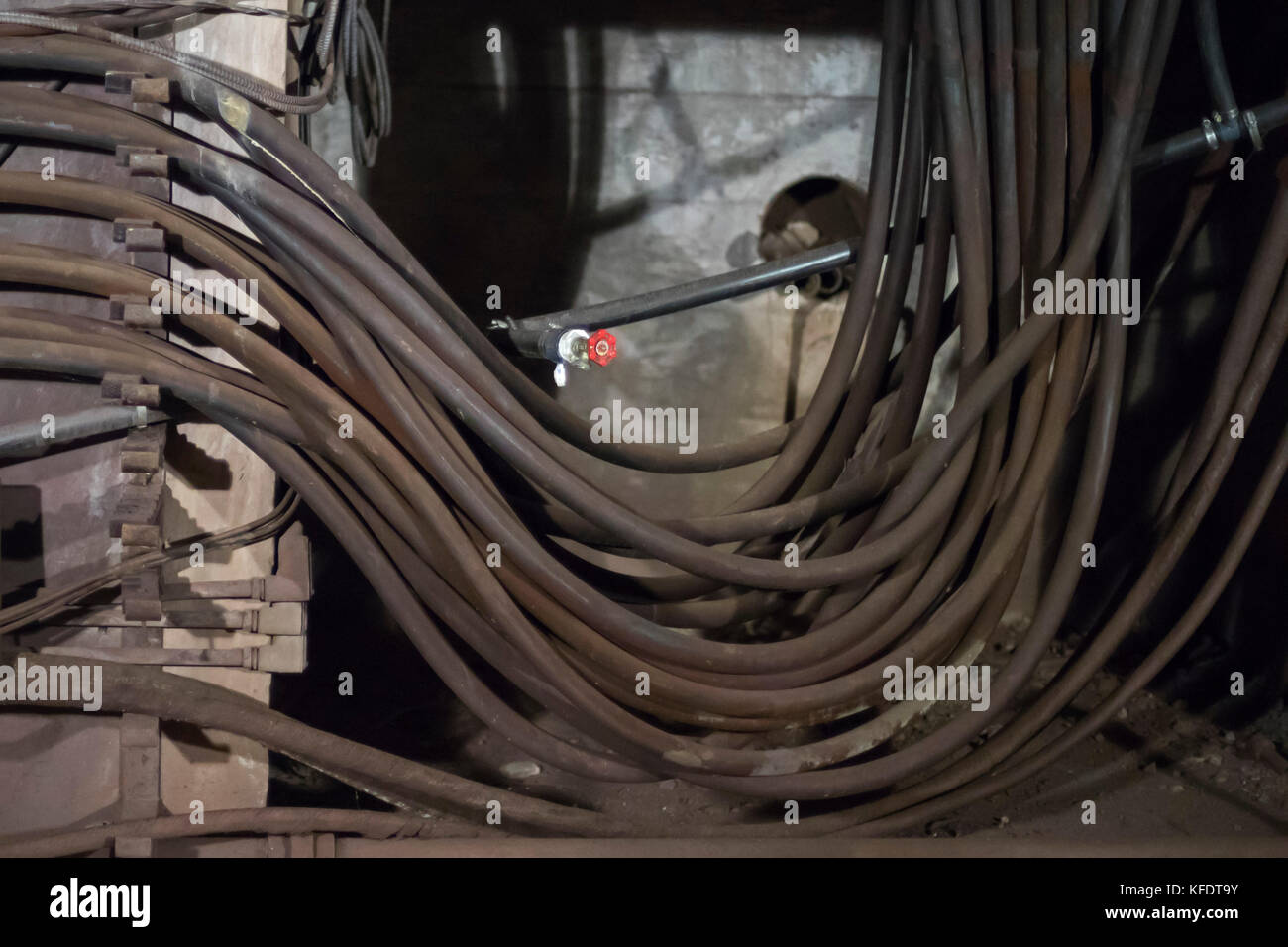 Cable shaft hi-res stock photography and images - Alamy