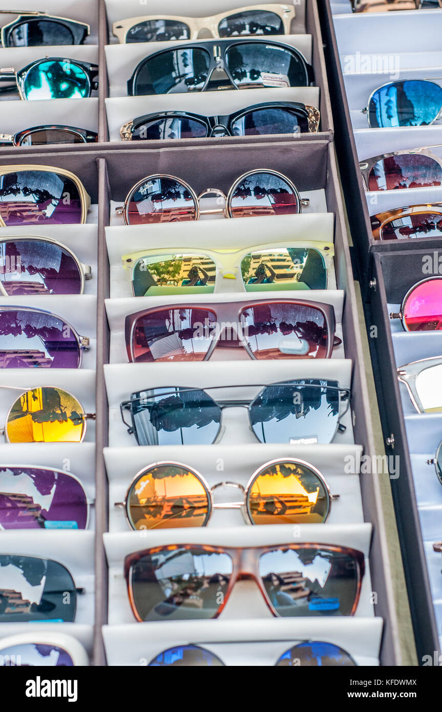 Cardboard sunglasses hi-res stock photography and images - Alamy
