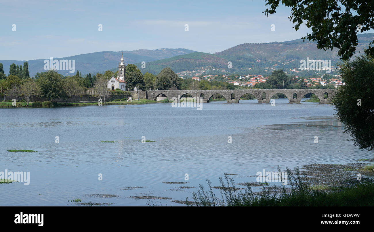Roman bridge crossing the Rio Lima in Ponte de Lima, Camino de Santiago ...