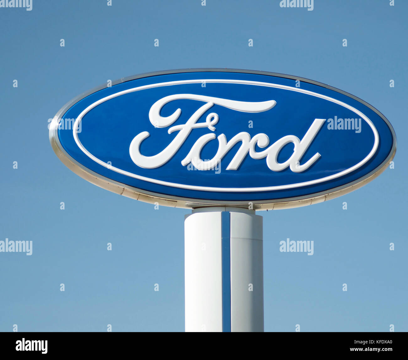 Ford Motor Company Sign At A Dealership Stock Photo - Alamy