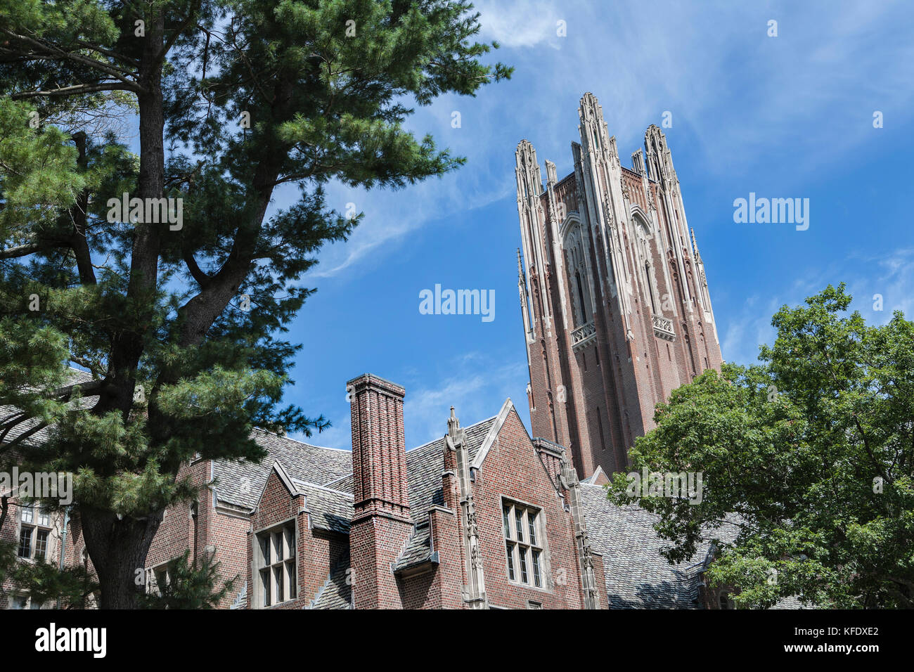 Wellesley college tower hall hi-res stock photography and images - Alamy