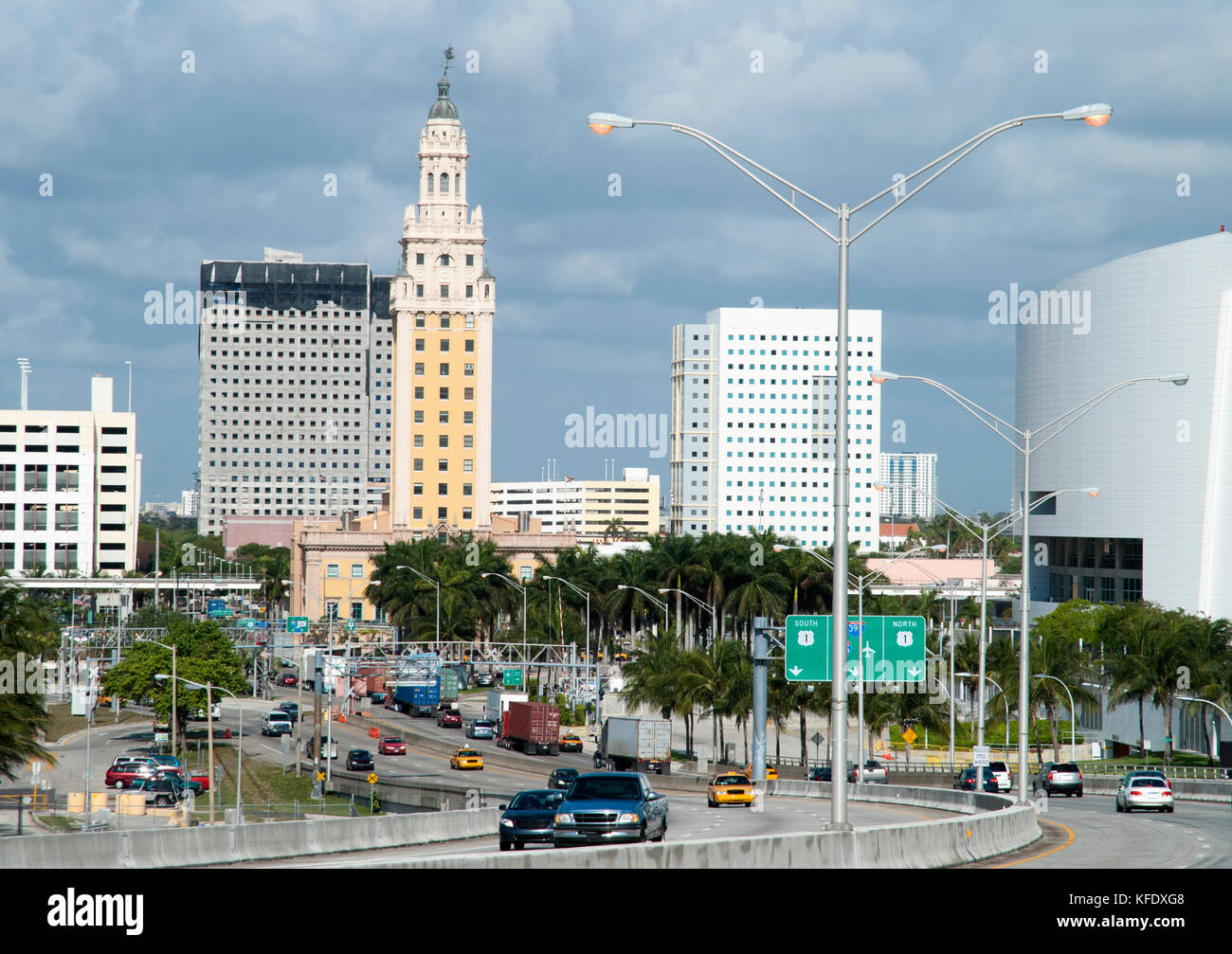 Port Boulevard leading to Miami downtown (Florida Stock Photo - Alamy