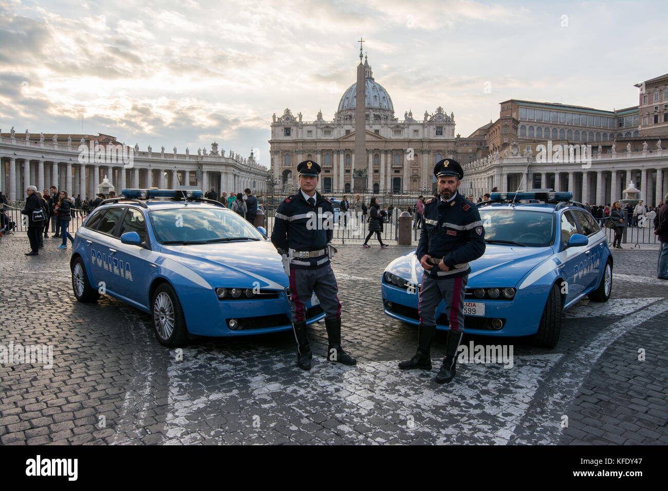 Vatican city police car hi-res stock photography and images - Alamy