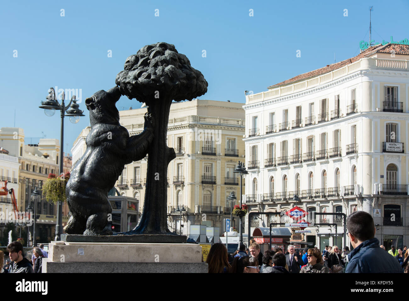 MADRID, SPAIN - october 31, 2013: Bear and the Madrono Tree Statue on ...