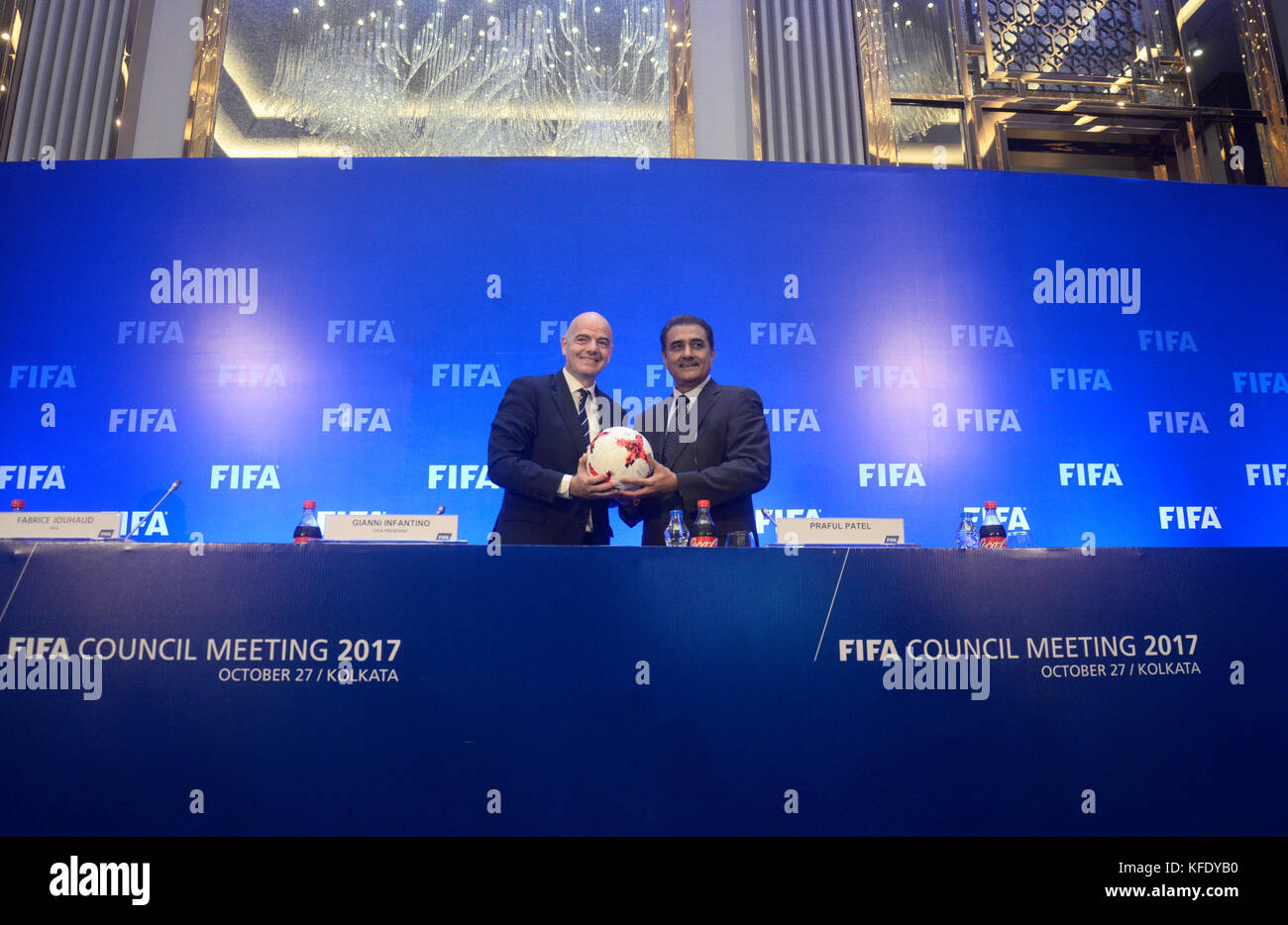 Kolkata, India. 27th Oct, 2017. FIFA President Gianni Infantino (left ...