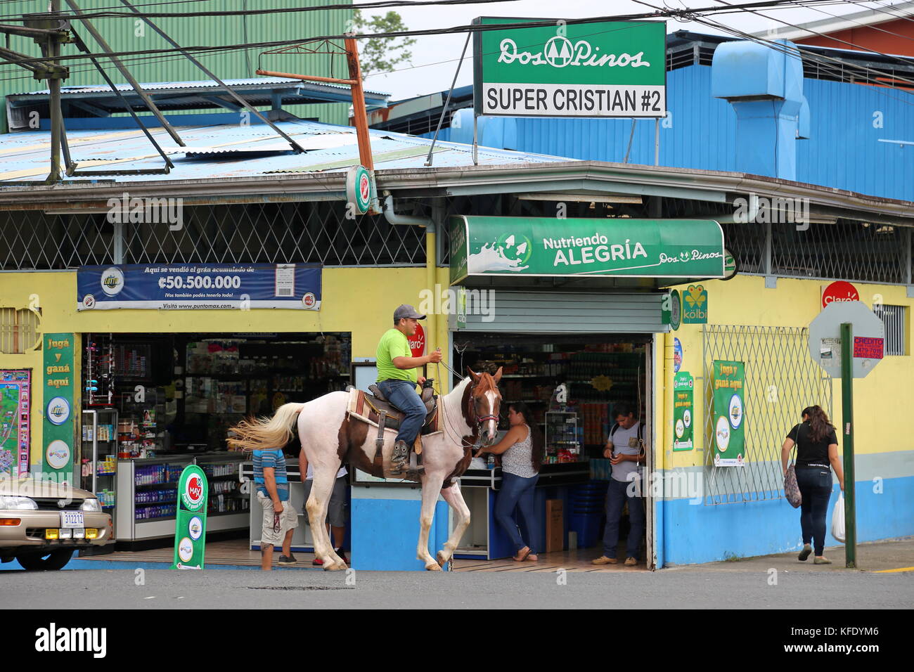 Sabanero (cowboy) supermarket dash, Costa Rica style. Super Cristian ...
