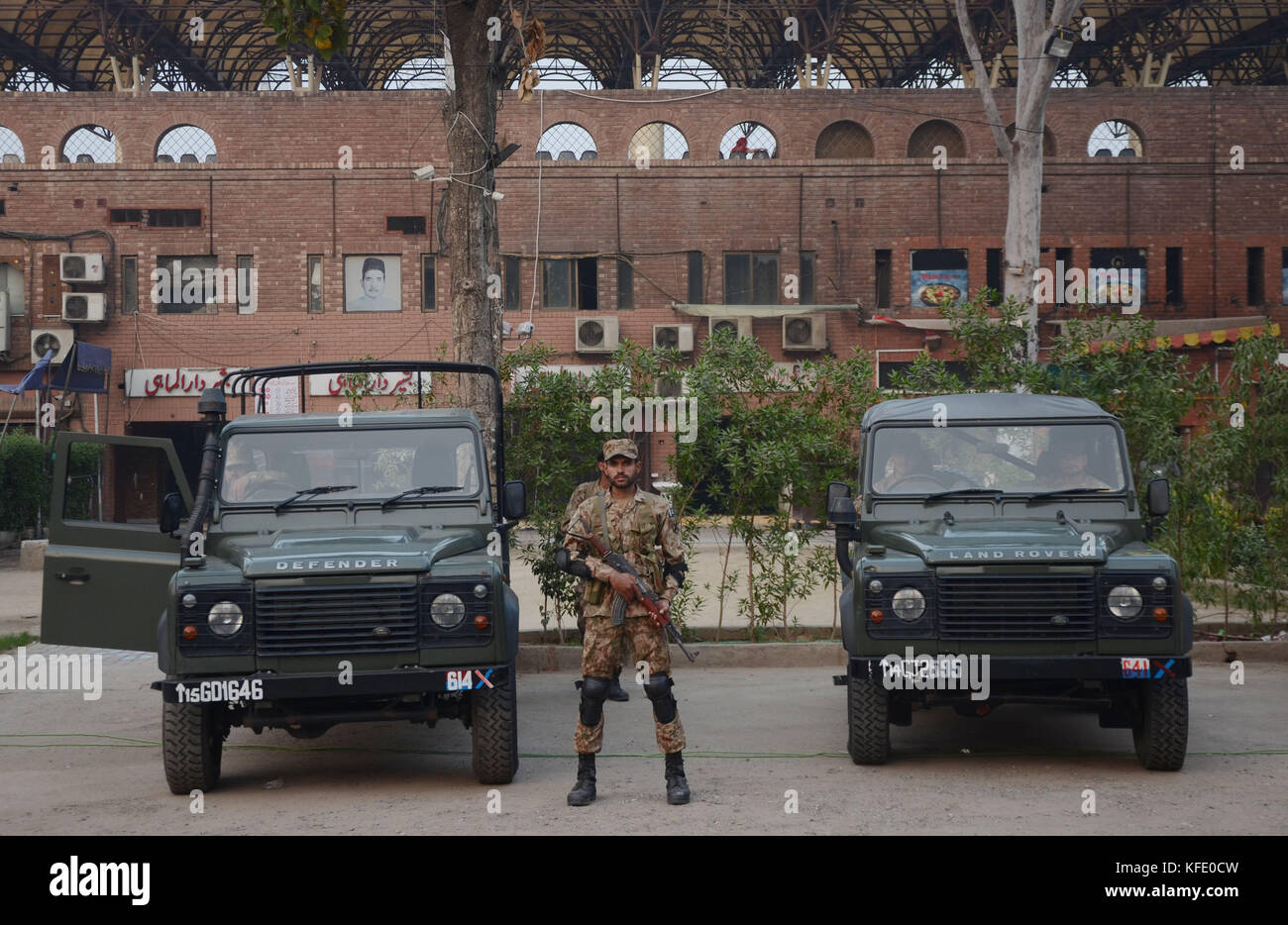 Pakistani army, ranger soldiers and dolphin force standing alert ...