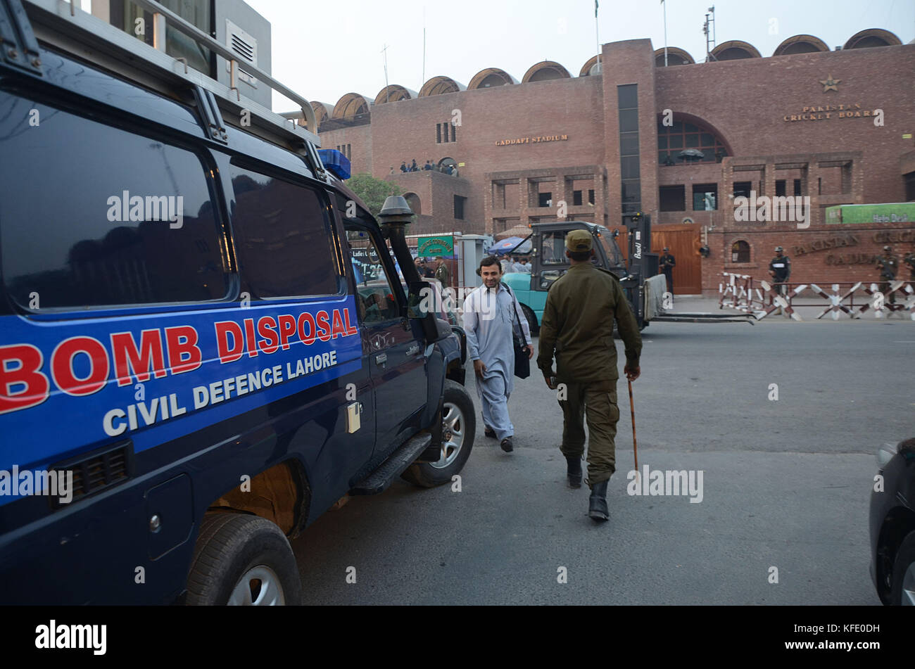Abu dhabi army soldiers hi-res stock photography and images - Alamy