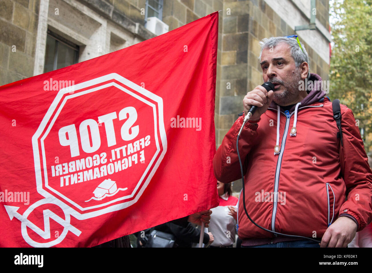 Rome, Italy. 27th Oct, 2017. Workers, citizens and asylum seekers have ...