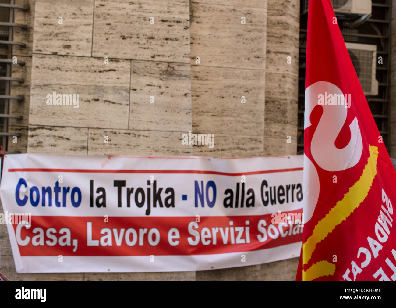 Rome, Italy. 27th Oct, 2017. Workers, citizens and asylum seekers have ...