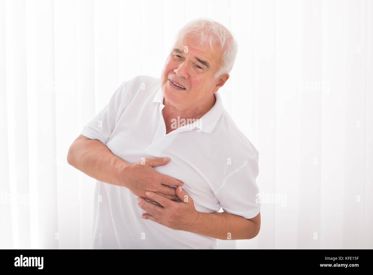 Hand on chest hi-res stock photography and images - Alamy