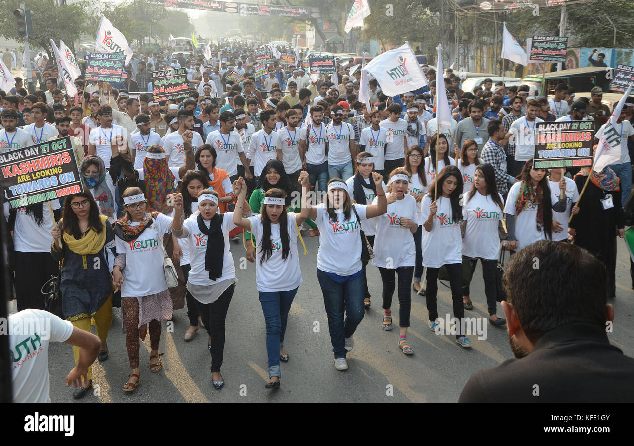 Lahore, Pakistan. 28th Oct, 2017. Pakistani students from different ...