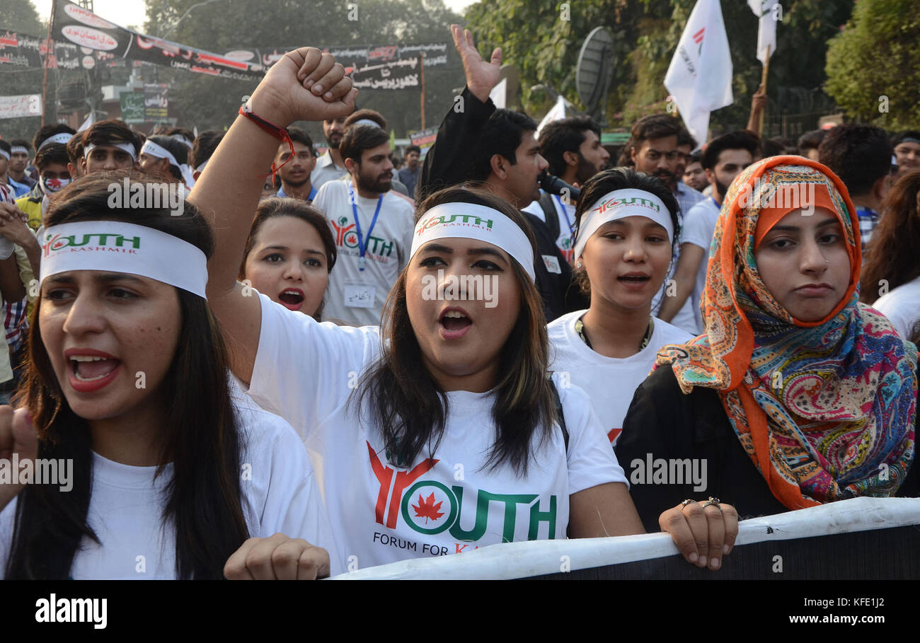 Lahore, Pakistan. 28th Oct, 2017. Pakistani students from different ...