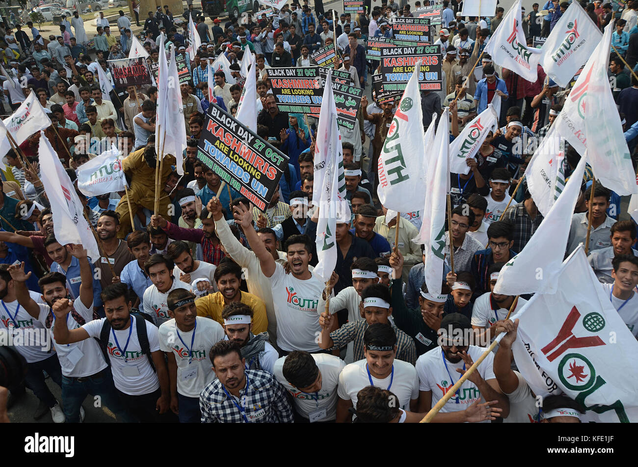 Lahore, Pakistan. 28th Oct, 2017. Pakistani students from different ...