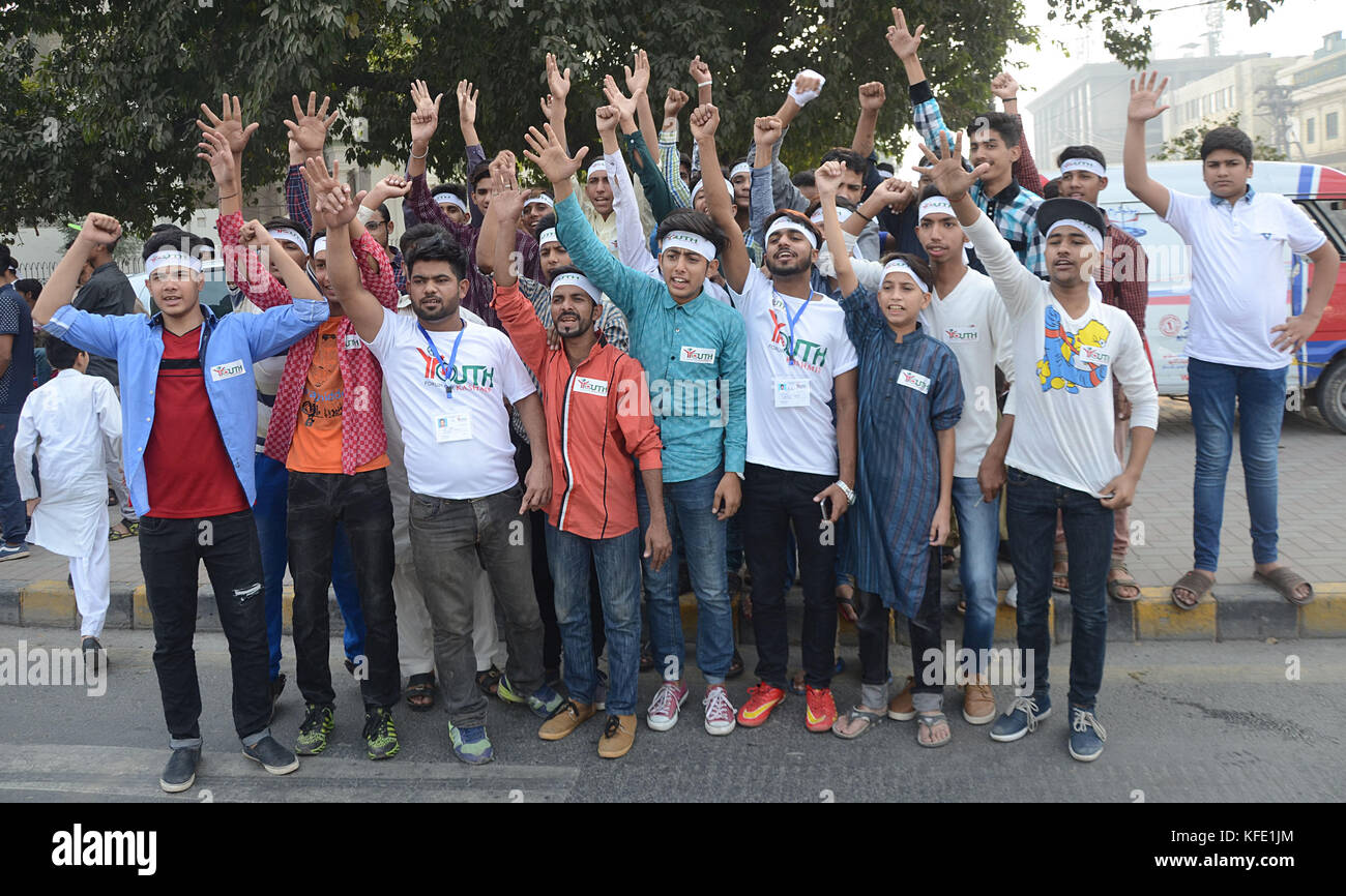 Lahore, Pakistan. 28th Oct, 2017. Pakistani students from different ...