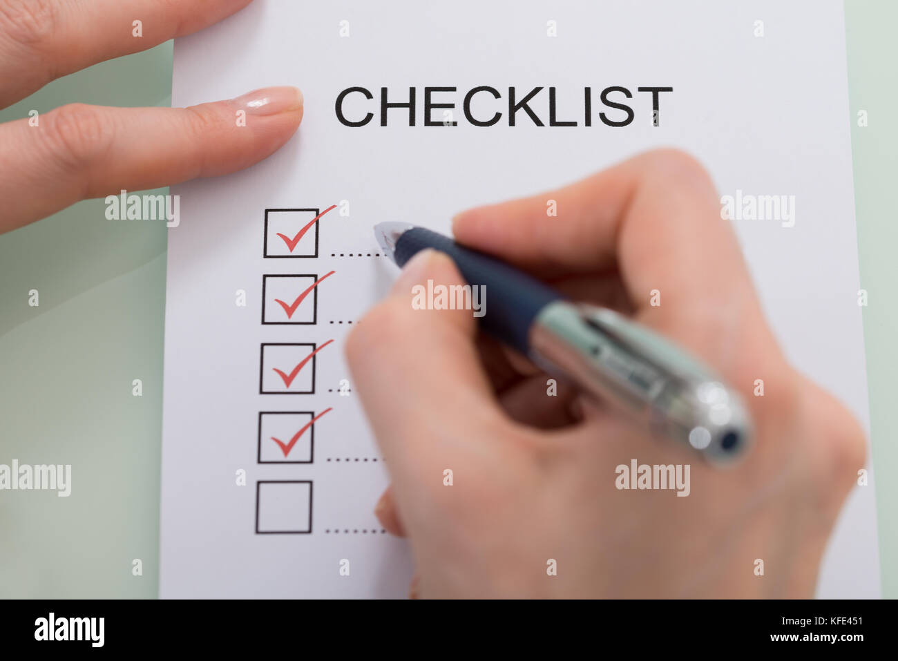 Check list corporate hi-res stock photography and images - Alamy