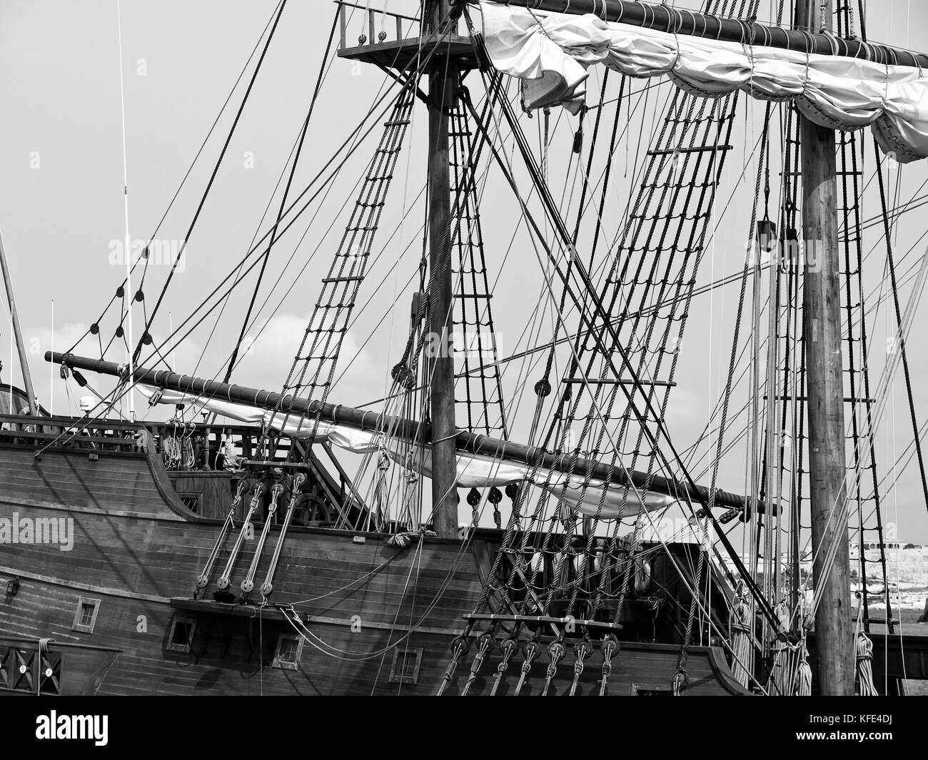 17th Century Spanish Galleon Stock Photos & 17th Century Spanish ...