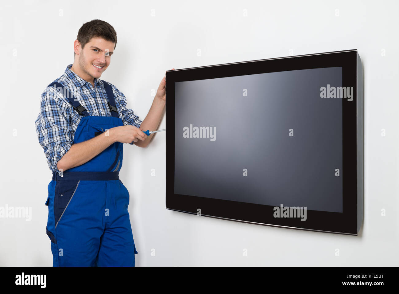 Tv mechanic repairing hi-res stock photography and images - Alamy