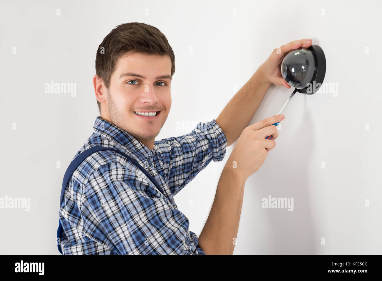 Installing cctv system hi-res stock photography and images - Alamy