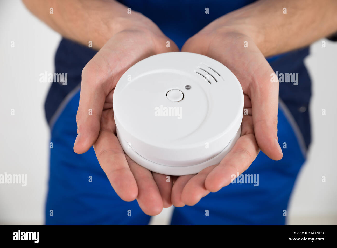 Smoke detectors hi-res stock photography and images - Alamy