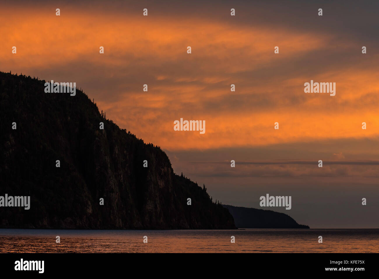 Old Woman Bay at sunset, Lake Superior Provincial Park, Ontario, Canada ...