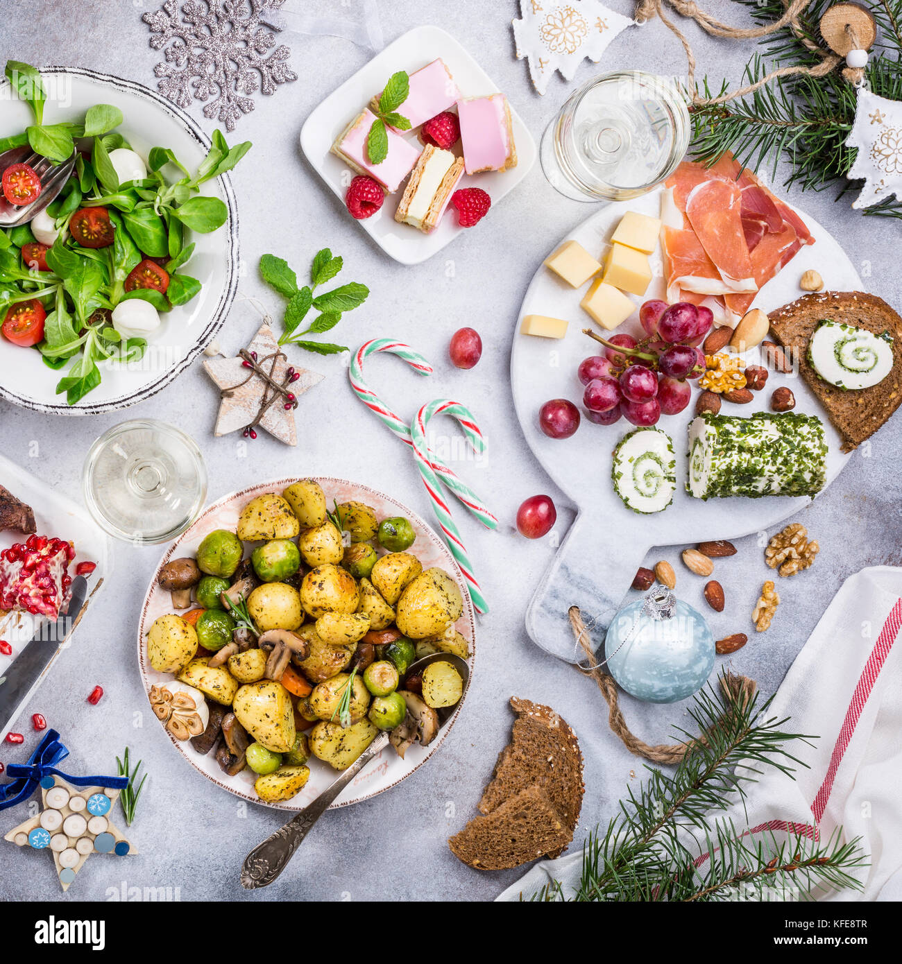 Christmas Dinner Table High Resolution Stock Photography and Images - Alamy